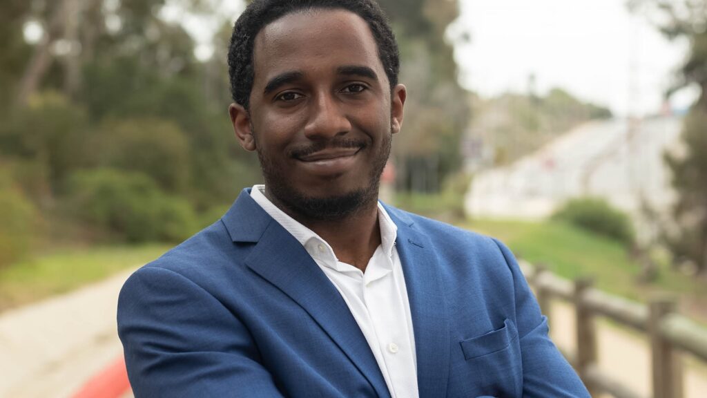 Community Advocate Quits His Job To Teach Financial Freedom - Business ...